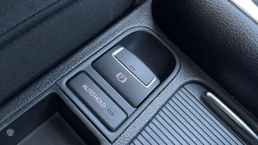 Black Volkswagen Tiguan 2010 in Marijampole, with an engine capacity of 1.97 L and mileage of 232 thousand km for 6490 €, photo 20 on AUTOMOTO.COM.LV
