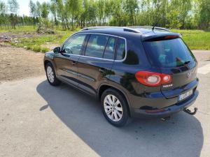 Black Volkswagen Tiguan 2010 in Klaipeda, with an engine capacity of 2.00 L and mileage of 286 thousand km for 5100 €, photo 6 on AUTOMOTO.COM.LV