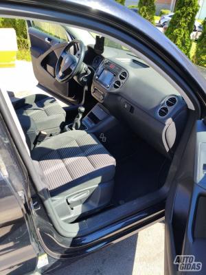 Black Volkswagen Tiguan 2010 in Klaipeda, with an engine capacity of 2.00 L and mileage of 286 thousand km for 5100 €, photo 8 on AUTOMOTO.COM.LV