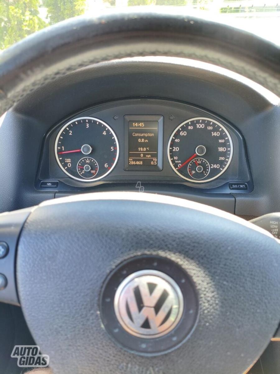 Black Volkswagen Tiguan 2010 in Klaipeda, with an engine capacity of 2.00 L and mileage of 286 thousand km for 5100 €, photo 13 on AUTOMOTO.COM.LV