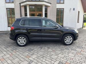 Melns Volkswagen Tiguan 2010 Jelgava, ar dzinēja tilpumu 2.00 L un nobraukumu 252 tūkst. km par 6700 €, foto 6 vietnē AUTOMOTO.COM.LV