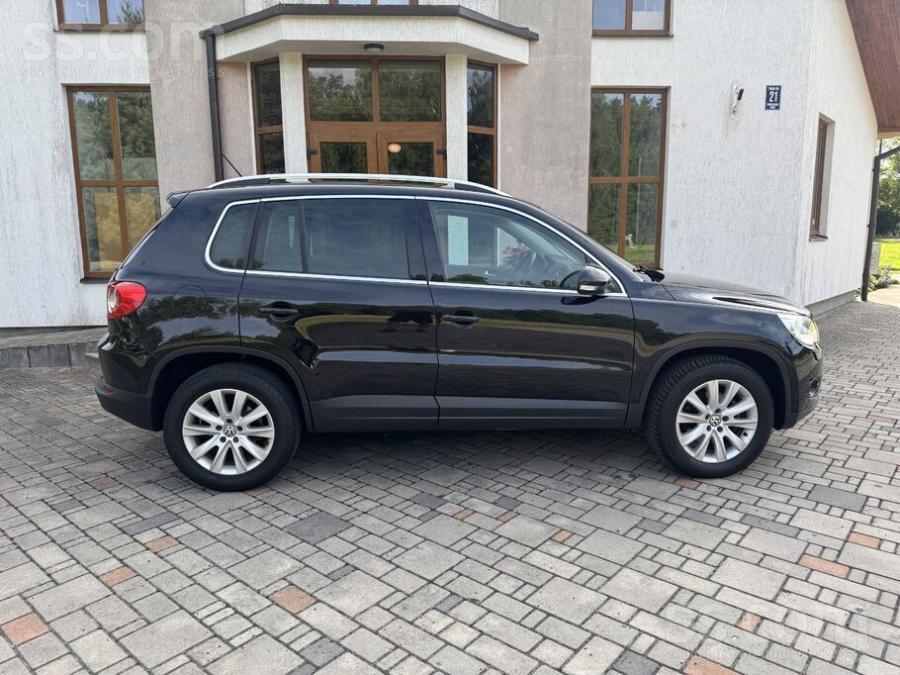 Melns Volkswagen Tiguan 2010 Jelgava, ar dzinēja tilpumu 2.00 L un nobraukumu 252 tūkst. km par 6700 €, foto 6 vietnē AUTOMOTO.COM.LV