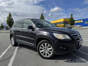 Black Volkswagen Tiguan 2010 in Riga, with an engine capacity of 2.00 L and mileage of 298 thousand km for 4000 €, photo 5 on AUTOMOTO.COM.LV