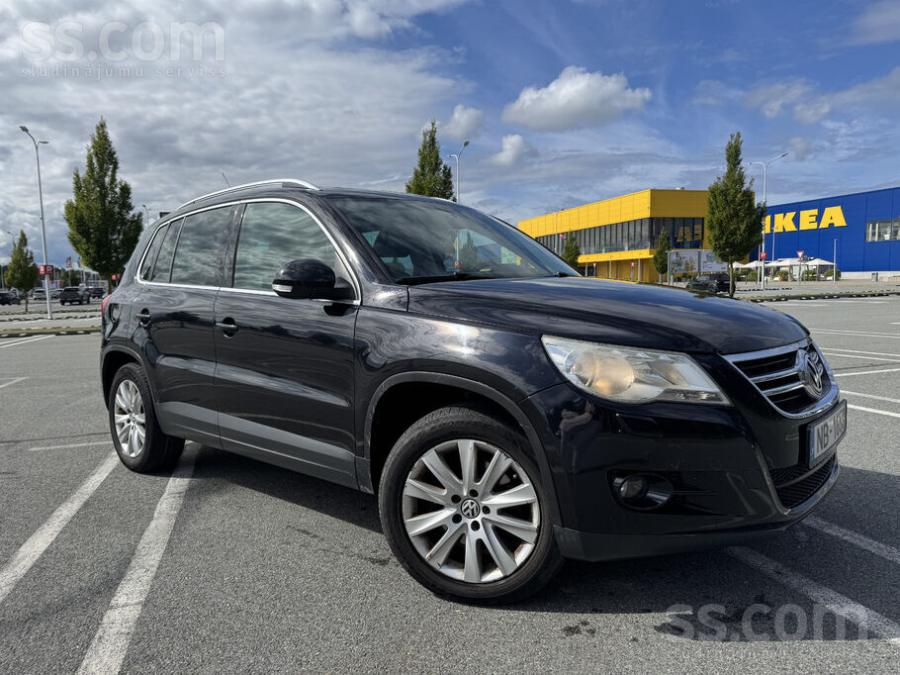 Black Volkswagen Tiguan 2010 in Riga, with an engine capacity of 2.00 L and mileage of 298 thousand km for 4000 €, photo 5 on AUTOMOTO.COM.LV