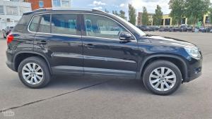 Black Volkswagen Tiguan 2010 in Marijampole, with an engine capacity of 2.00 L and mileage of 235 thousand km for 6200 €, photo 10 on AUTOMOTO.COM.LV