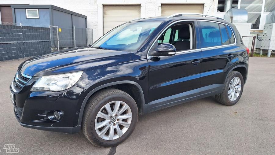 Black Volkswagen Tiguan 2010 in Marijampole, with an engine capacity of 2.00 L and mileage of 235 thousand km for 6200 €, photo 12 on AUTOMOTO.COM.LV