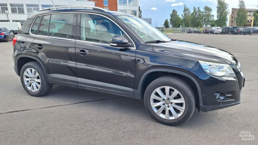 Black Volkswagen Tiguan 2010 in Marijampole, with an engine capacity of 2.00 L and mileage of 235 thousand km for 6200 €, photo 13 on AUTOMOTO.COM.LV
