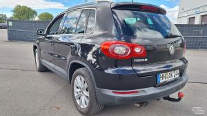 Black Volkswagen Tiguan 2010 in Marijampole, with an engine capacity of 2.00 L and mileage of 235 thousand km for 6200 €, photo 15 on AUTOMOTO.COM.LV