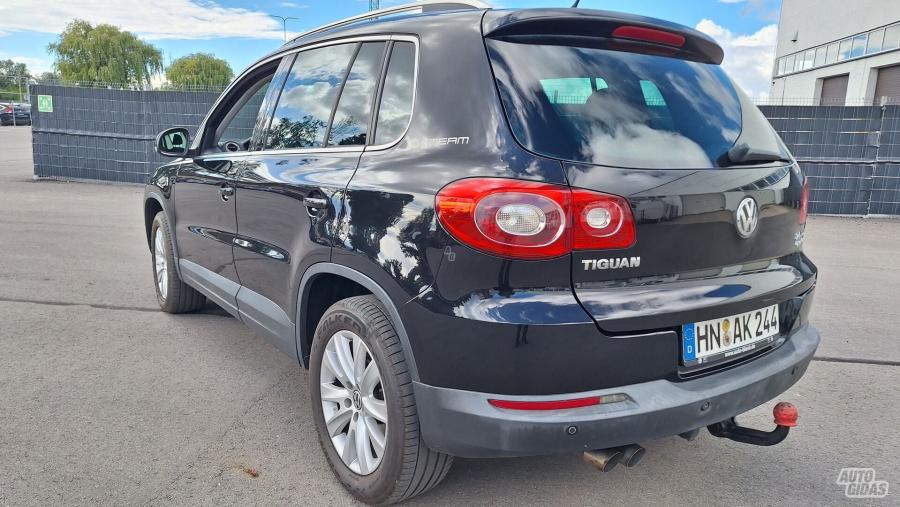 Black Volkswagen Tiguan 2010 in Marijampole, with an engine capacity of 2.00 L and mileage of 235 thousand km for 6200 €, photo 15 on AUTOMOTO.COM.LV