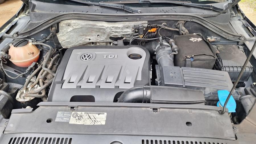 Black Volkswagen Tiguan 2010 in Marijampole, with an engine capacity of 2.00 L and mileage of 235 thousand km for 6200 €, photo 26 on AUTOMOTO.COM.LV
