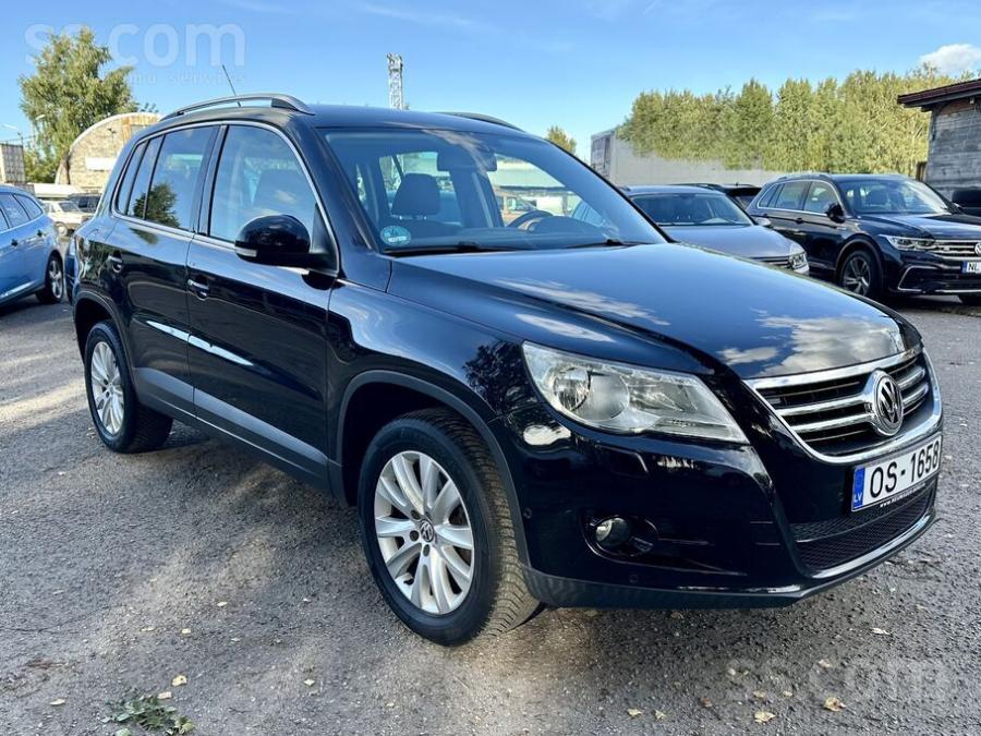 Black Volkswagen Tiguan 2010 in Riga, with an engine capacity of 2.00 L and mileage of 0 thousand km for 6750 €, photo 3 on AUTOMOTO.COM.LV