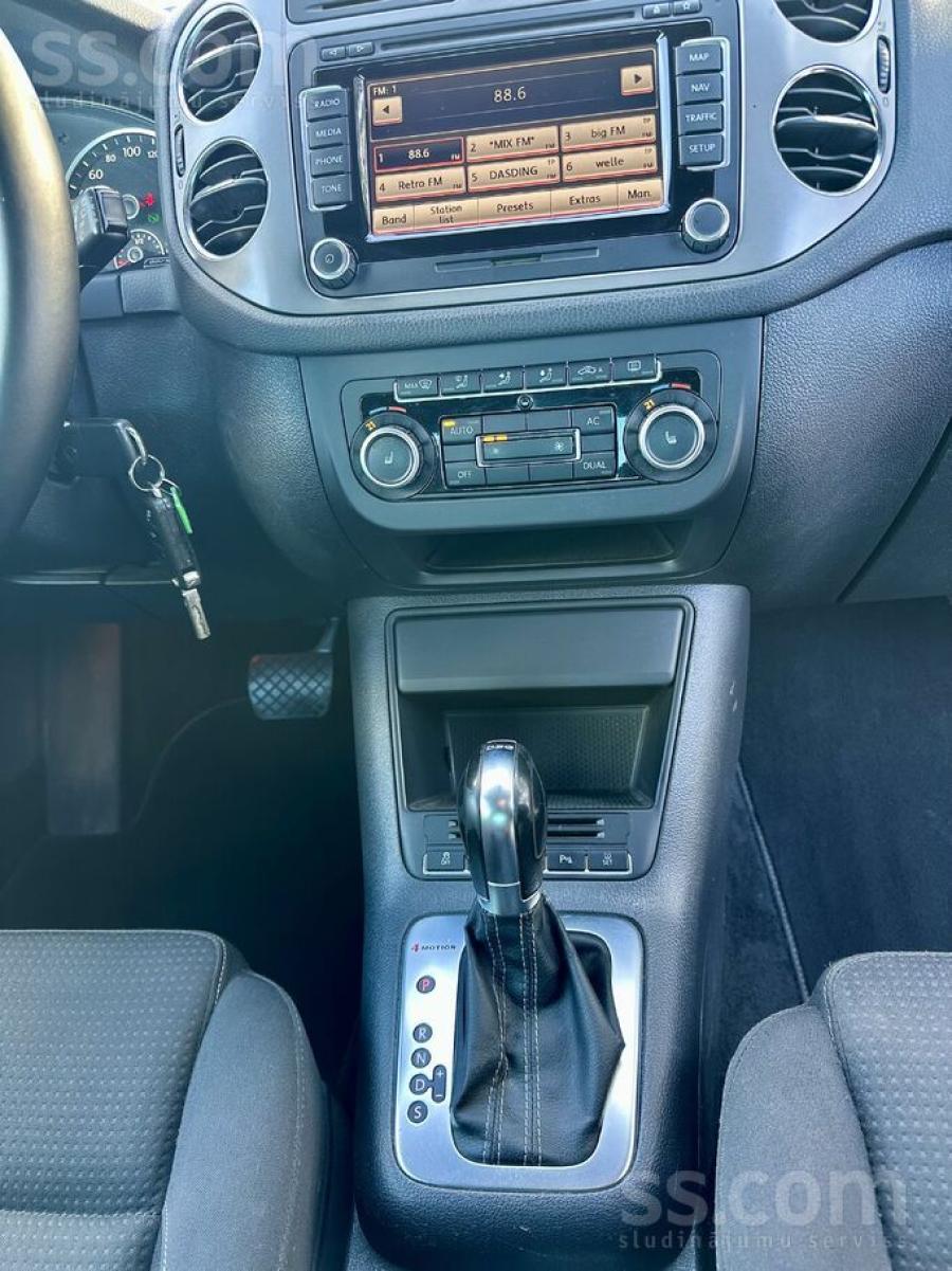 Black Volkswagen Tiguan 2010 in Riga, with an engine capacity of 2.00 L and mileage of 0 thousand km for 6750 €, photo 20 on AUTOMOTO.COM.LV