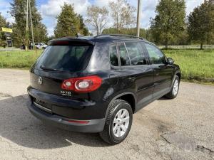 Melns Volkswagen Tiguan 2010 Ogre, ar dzinēja tilpumu 2.00 L un nobraukumu 133 tūkst. km par 7499 €, foto 9 vietnē AUTOMOTO.COM.LV