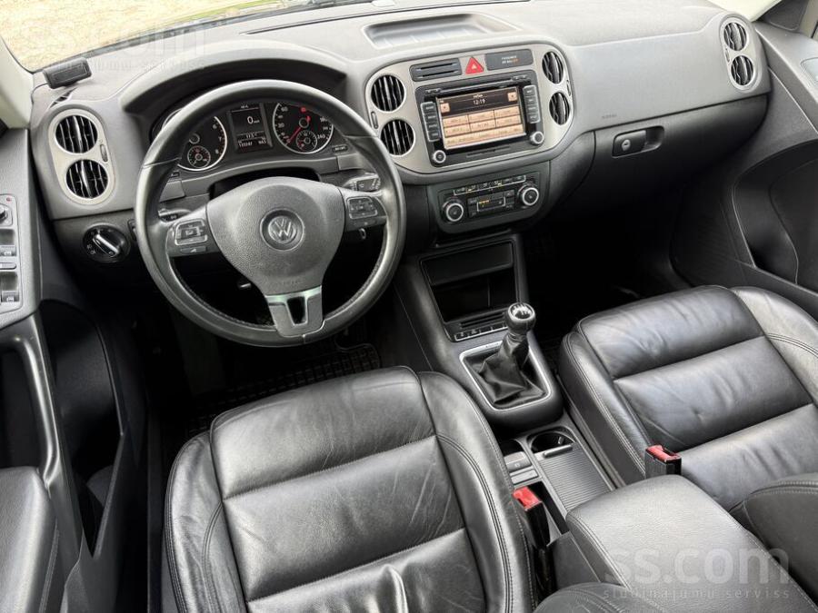 Melns Volkswagen Tiguan 2010 Ogre, ar dzinēja tilpumu 2.00 L un nobraukumu 133 tūkst. km par 7499 €, foto 10 vietnē AUTOMOTO.COM.LV