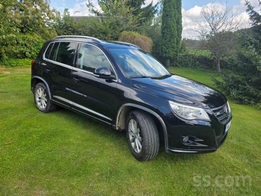 Melns Volkswagen Tiguan 2010 Rīga, ar dzinēja tilpumu 2.00 L un nobraukumu 220 tūkst. km par 6450 €, foto 1 vietnē AUTOMOTO.COM.LV
