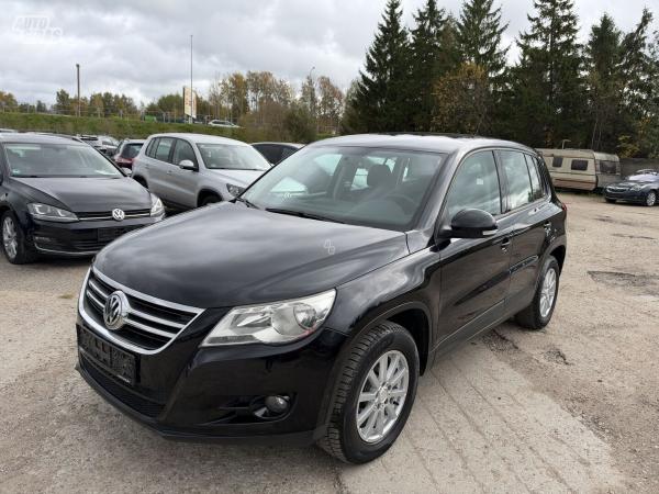 Black Volkswagen Tiguan 2010 in Utena, with an engine capacity of 1.40 L and mileage of 230 thousand km for 4650 €, photo 1 on AUTOMOTO.COM.LV