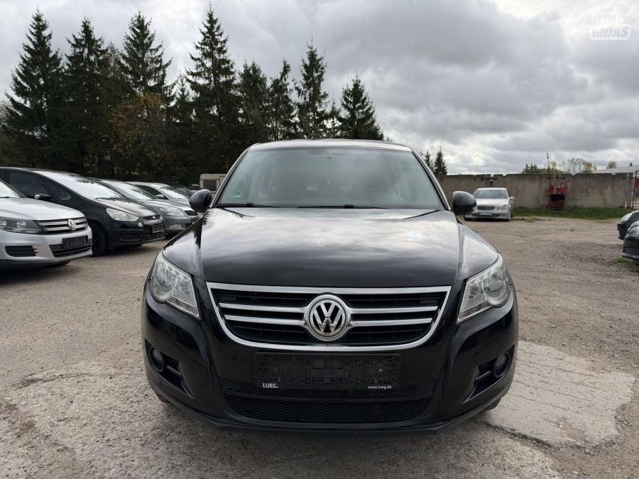 Melns Volkswagen Tiguan 2010 Utena, ar dzinēja tilpumu 1.40 L un nobraukumu 230 tūkst. km par 4650 €, foto 3 vietnē AUTOMOTO.COM.LV