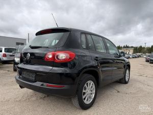 Melns Volkswagen Tiguan 2010 Utena, ar dzinēja tilpumu 1.40 L un nobraukumu 230 tūkst. km par 4650 €, foto 5 vietnē AUTOMOTO.COM.LV