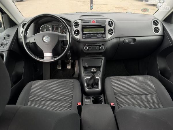 Black Volkswagen Tiguan 2010 in Utena, with an engine capacity of 1.40 L and mileage of 230 thousand km for 4650 €, photo 9 on AUTOMOTO.COM.LV