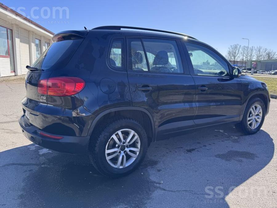 Black Volkswagen Tiguan 2011 in Jelgava, with an engine capacity of 1.40 L and mileage of 188 thousand km for 6600 €, photo 4 on AUTOMOTO.COM.LV