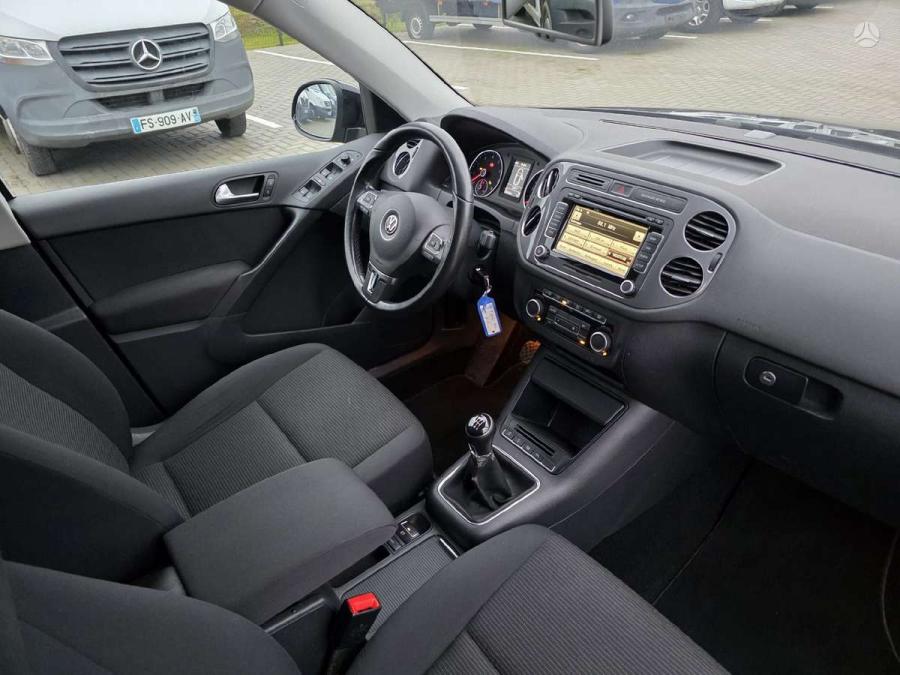 Melns Volkswagen Tiguan 2011 Tauragė, ar dzinēja tilpumu 1.39 L un nobraukumu 189 tūkst. km par 6150 €, foto 10 vietnē AUTOMOTO.COM.LV