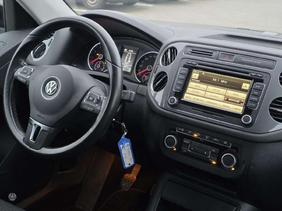 Melns Volkswagen Tiguan 2011 Tauragė, ar dzinēja tilpumu 1.39 L un nobraukumu 189 tūkst. km par 6150 €, foto 14 vietnē AUTOMOTO.COM.LV