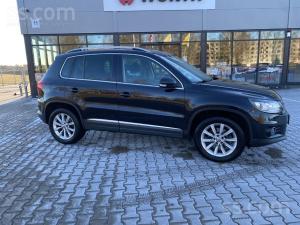 Black Volkswagen Tiguan 2011 in Jekabpils, with an engine capacity of 2.00 L and mileage of 246 thousand km for 7900 €, photo 2 on AUTOMOTO.COM.LV