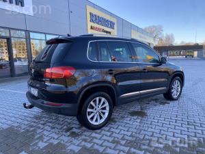 Black Volkswagen Tiguan 2011 in Jekabpils, with an engine capacity of 2.00 L and mileage of 246 thousand km for 7900 €, photo 3 on AUTOMOTO.COM.LV