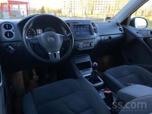 Black Volkswagen Tiguan 2011 in Jekabpils, with an engine capacity of 2.00 L and mileage of 246 thousand km for 7900 €, photo 12 on AUTOMOTO.COM.LV