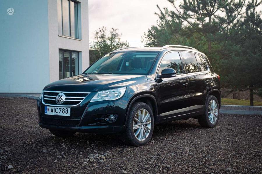 Melns Volkswagen Tiguan 2011 Kauņa, ar dzinēja tilpumu 1.97 L un nobraukumu 269 tūkst. km par 6500 €, foto 1 vietnē AUTOMOTO.COM.LV