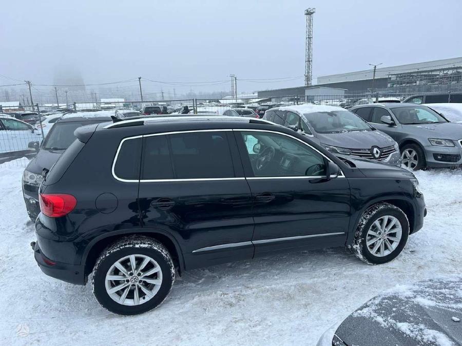 Melns Volkswagen Tiguan 2011 Kauņa, ar dzinēja tilpumu 1.97 L un nobraukumu 219 tūkst. km par 8850 €, foto 24 vietnē AUTOMOTO.COM.LV
