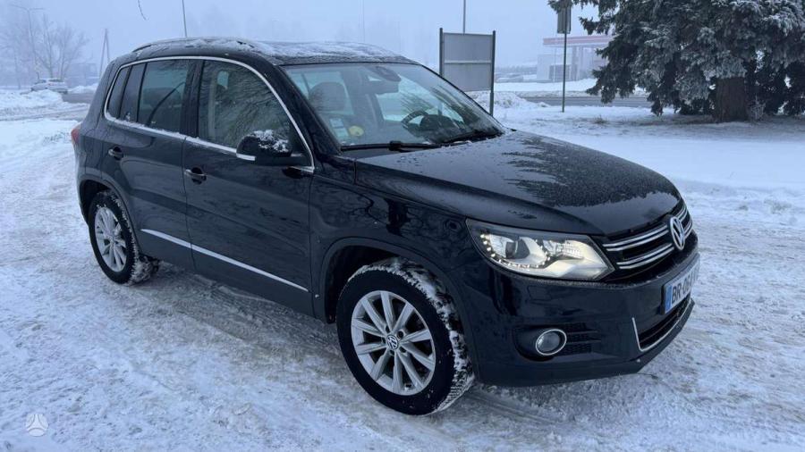 Melns Volkswagen Tiguan 2011 Tauragė, ar dzinēja tilpumu 1.97 L un nobraukumu 301 tūkst. km par 7700 €, foto 3 vietnē AUTOMOTO.COM.LV