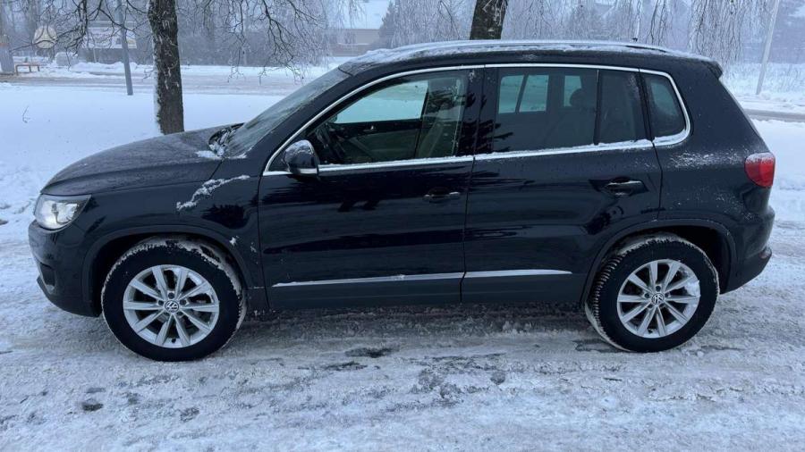 Melns Volkswagen Tiguan 2011 Tauragė, ar dzinēja tilpumu 1.97 L un nobraukumu 301 tūkst. km par 7700 €, foto 4 vietnē AUTOMOTO.COM.LV