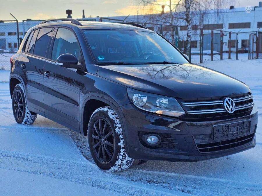 Melns Volkswagen Tiguan 2011 Rokiškis, ar dzinēja tilpumu 1.97 L un nobraukumu 286 tūkst. km par 6550 €, foto 4 vietnē AUTOMOTO.COM.LV