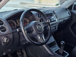 Melns Volkswagen Tiguan 2011 Rokiškis, ar dzinēja tilpumu 1.97 L un nobraukumu 286 tūkst. km par 6550 €, foto 18 vietnē AUTOMOTO.COM.LV