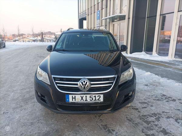 Melns Volkswagen Tiguan 2011 Viļņa, ar dzinēja tilpumu 1.97 L un nobraukumu 280 tūkst. km par 6950 €, foto 1 vietnē AUTOMOTO.COM.LV