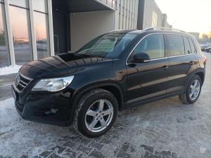 Black Volkswagen Tiguan 2011 in Vilnius, with an engine capacity of 1.97 L and mileage of 280 thousand km for 6950 €, photo 6 on AUTOMOTO.COM.LV