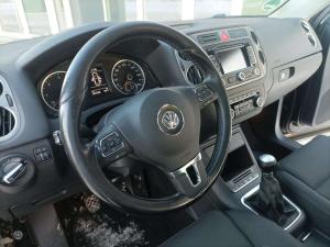 Black Volkswagen Tiguan 2011 in Vilnius, with an engine capacity of 1.97 L and mileage of 280 thousand km for 6950 €, photo 17 on AUTOMOTO.COM.LV