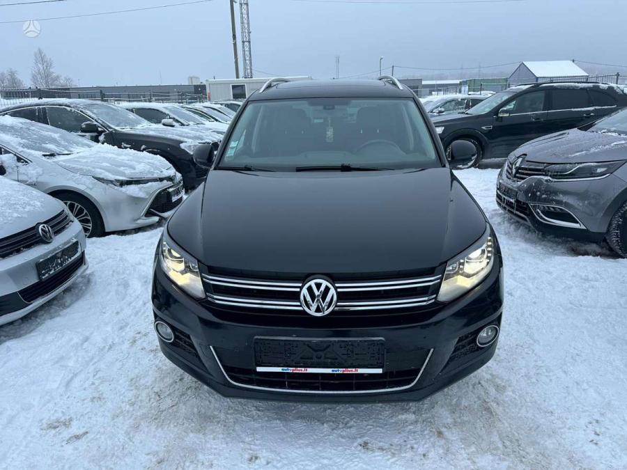 Black Volkswagen Tiguan 2011 in Kaunas, with an engine capacity of 1.97 L and mileage of 216 thousand km for 8850 €, photo 7 on AUTOMOTO.COM.LV