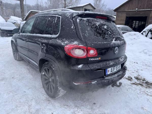 Melns Volkswagen Tiguan 2011 Kauņa, ar dzinēja tilpumu 1.97 L un nobraukumu 280 tūkst. km par 4850 €, foto 7 vietnē AUTOMOTO.COM.LV