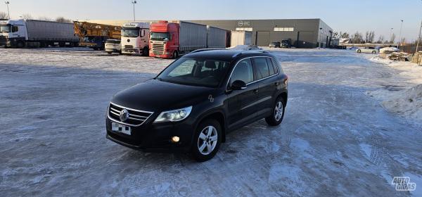 Black Volkswagen Tiguan 2011 in Kaunas, with an engine capacity of 2.00 L and mileage of 310 thousand km for 6850 €, photo 1 on AUTOMOTO.COM.LV