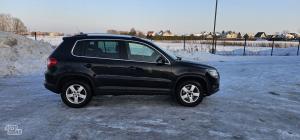 Black Volkswagen Tiguan 2011 in Kaunas, with an engine capacity of 2.00 L and mileage of 310 thousand km for 6850 €, photo 8 on AUTOMOTO.COM.LV