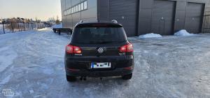 Black Volkswagen Tiguan 2011 in Kaunas, with an engine capacity of 2.00 L and mileage of 310 thousand km for 6850 €, photo 10 on AUTOMOTO.COM.LV