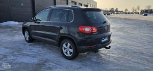 Black Volkswagen Tiguan 2011 in Kaunas, with an engine capacity of 2.00 L and mileage of 310 thousand km for 6850 €, photo 11 on AUTOMOTO.COM.LV