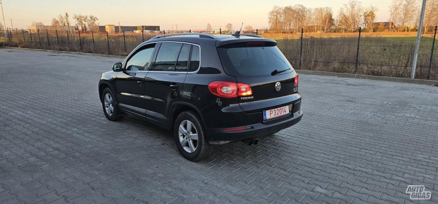Black Volkswagen Tiguan 2011 in Kaunas, with an engine capacity of 2.00 L and mileage of 310 thousand km for 6650 €, photo 6 on AUTOMOTO.COM.LV