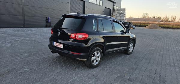 Black Volkswagen Tiguan 2011 in Kaunas, with an engine capacity of 2.00 L and mileage of 310 thousand km for 6650 €, photo 9 on AUTOMOTO.COM.LV
