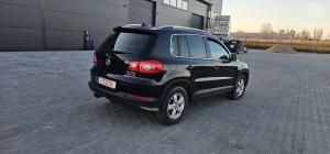 Black Volkswagen Tiguan 2011 in Kaunas, with an engine capacity of 2.00 L and mileage of 310 thousand km for 6650 €, photo 9 on AUTOMOTO.COM.LV