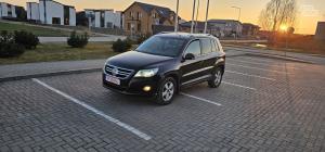 Black Volkswagen Tiguan 2011 in Kaunas, with an engine capacity of 2.00 L and mileage of 310 thousand km for 6650 €, photo 13 on AUTOMOTO.COM.LV