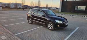 Black Volkswagen Tiguan 2011 in Kaunas, with an engine capacity of 2.00 L and mileage of 310 thousand km for 6650 €, photo 18 on AUTOMOTO.COM.LV