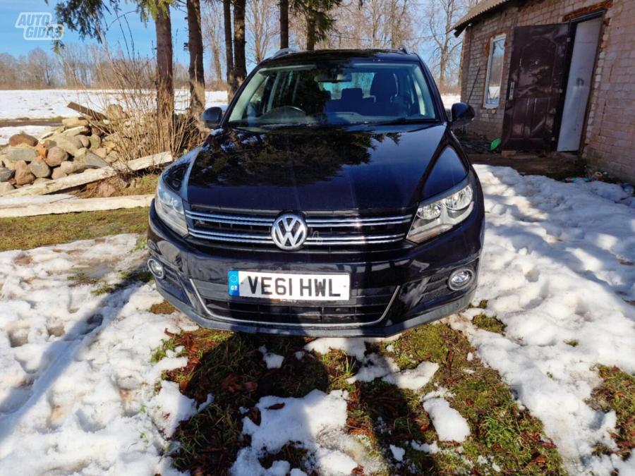 Melns Volkswagen Tiguan 2011 Telšiai, ar dzinēja tilpumu 2.00 L un nobraukumu 200 tūkst. km par 3550 €, foto 1 vietnē AUTOMOTO.COM.LV
